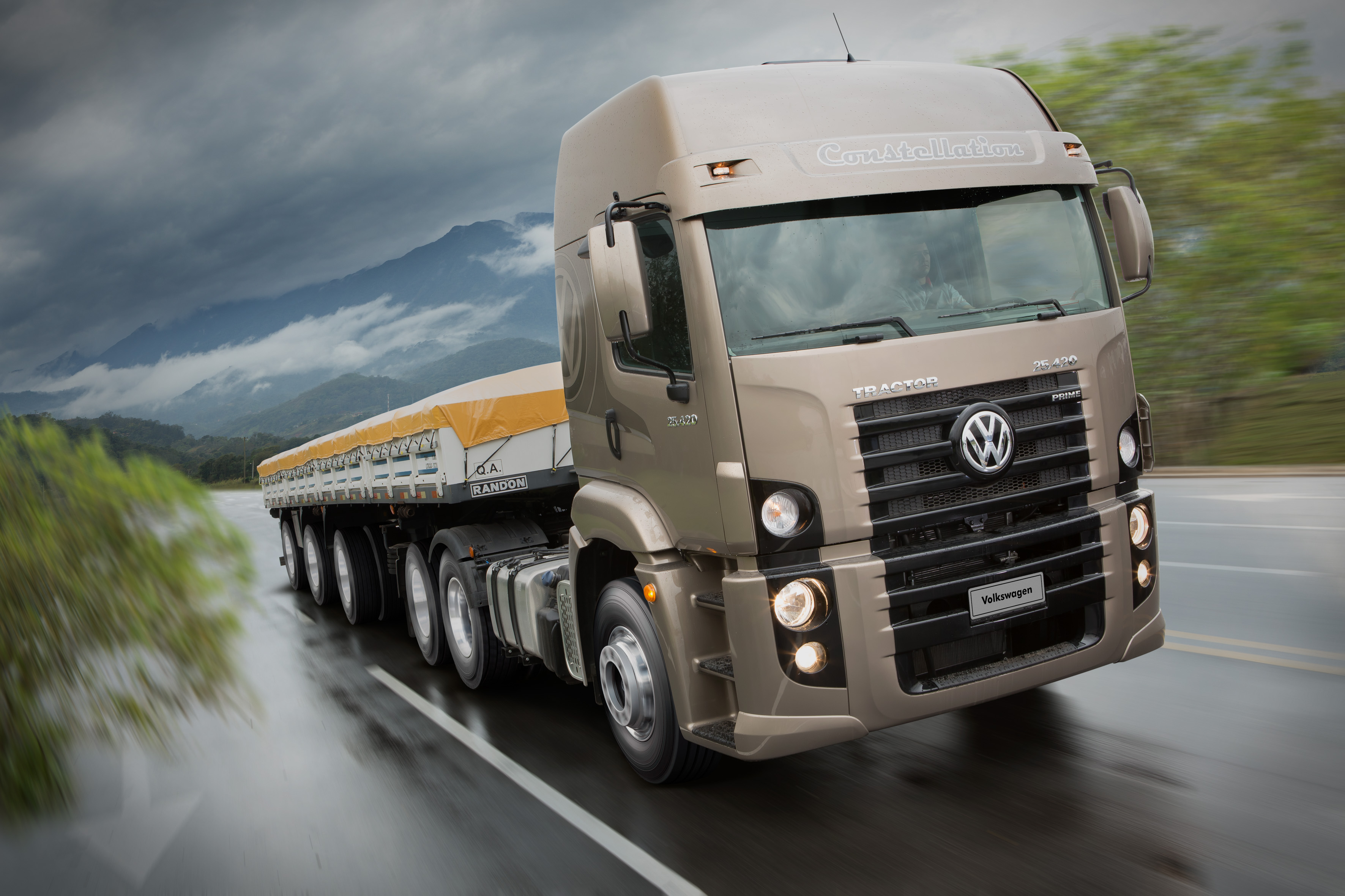 Volkswagen Constellation celebra marco de 180 mil unidades vendidas ...