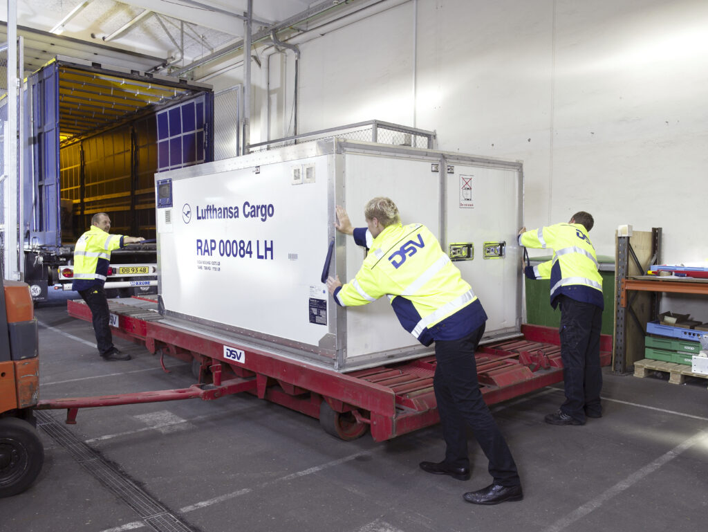 Após completar ciclo de aquisição da UTI Wordwide no Brasil, DSV ...