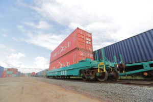 Brado inicia operações com vagões double-stack produzidos pela ...