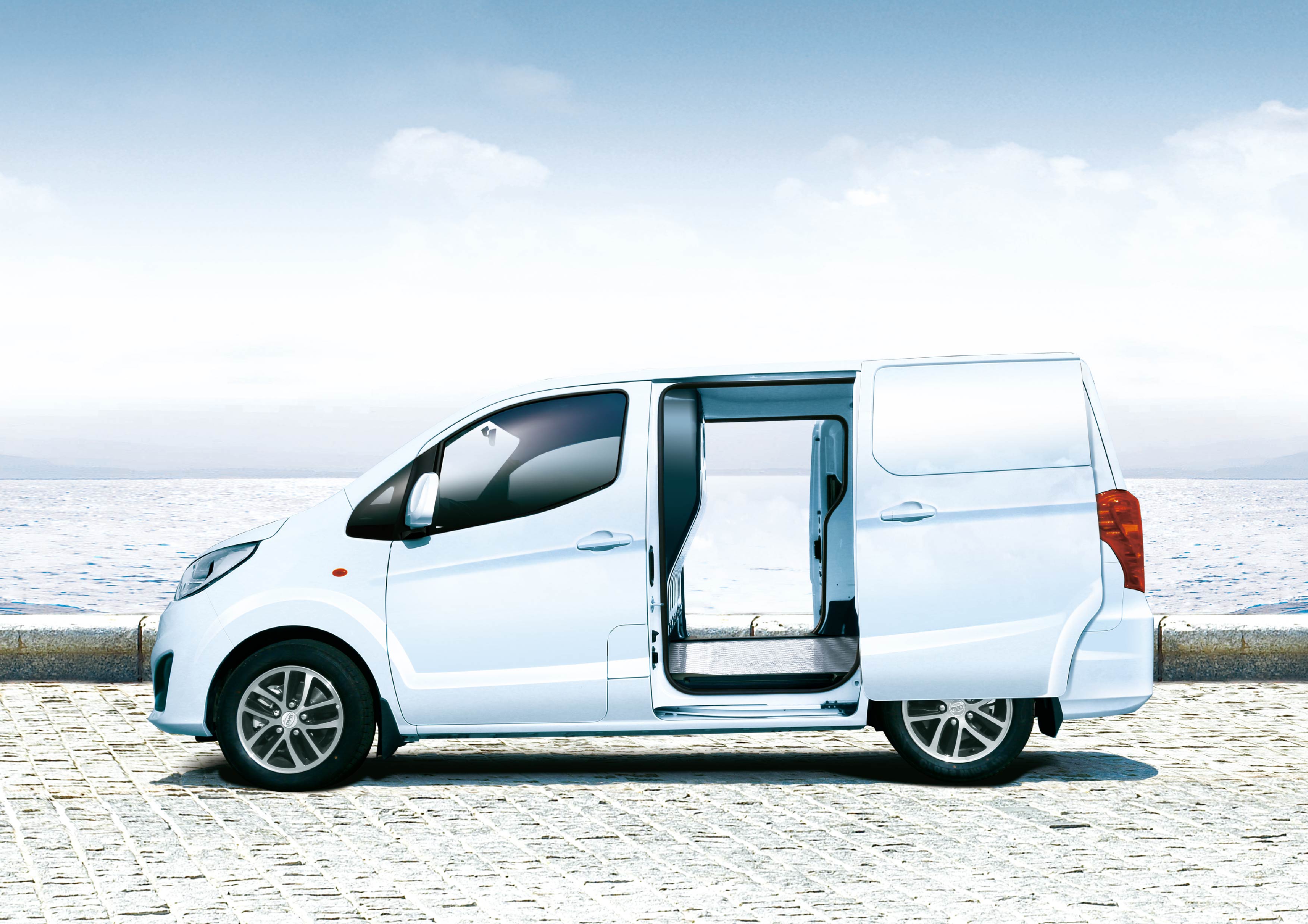 Nova frota de 150 vans BYD eT3 e-delivery 100% elétrica com 300 km de ...